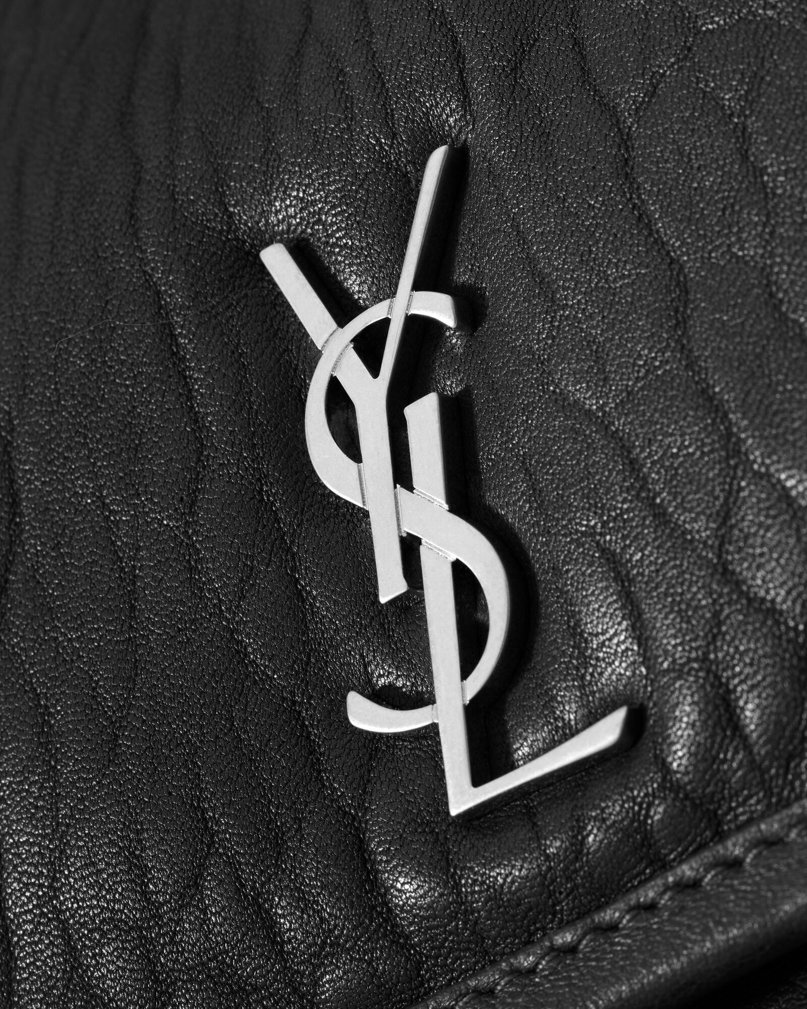 NIKI small messenger in grained lambskin | Saint Laurent | YSL US