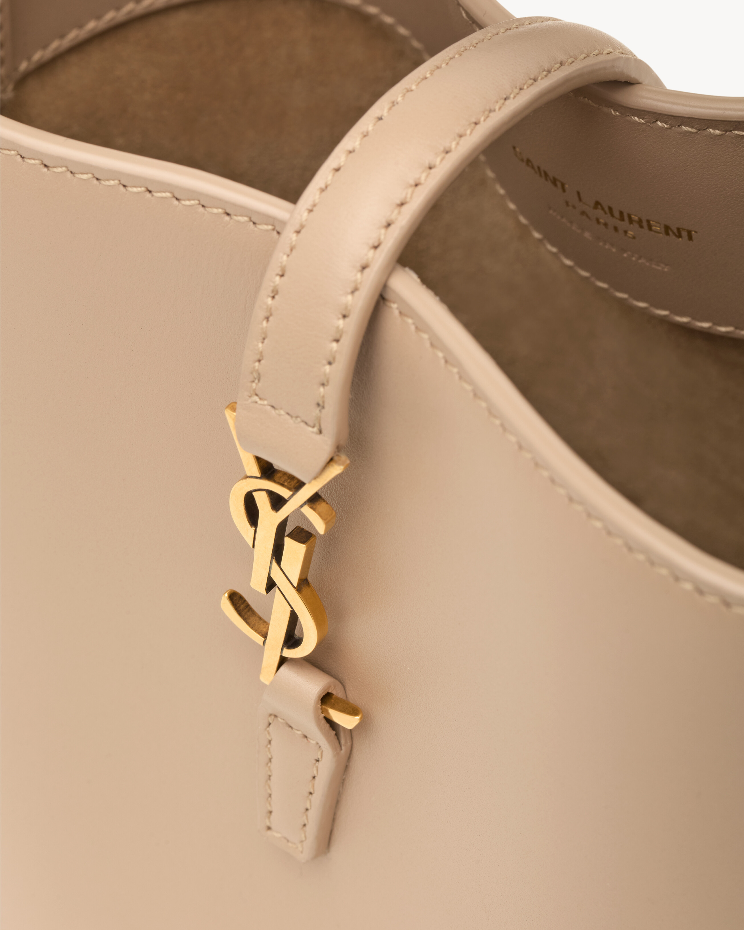 유광 가죽 소재의 LE 37 미니 | Saint Laurent | YSL.com