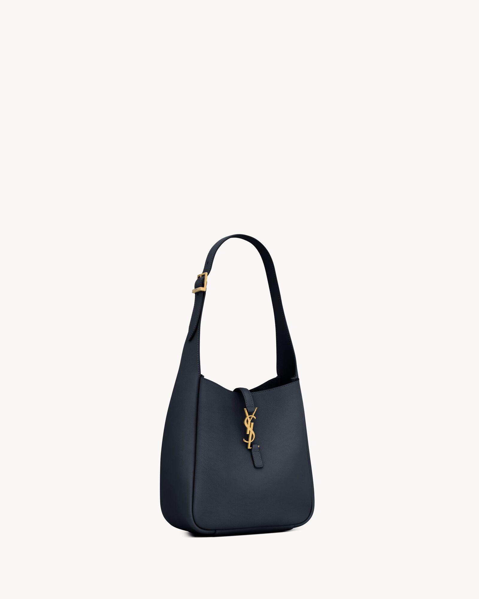 LE 5 À 7 supple small IN GRAINED LEATHER | Saint Laurent | YSL AU