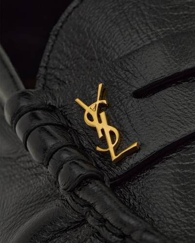 LE LOAFER supple mocassins en cuir brillant en Noir | Saint Laurent ...